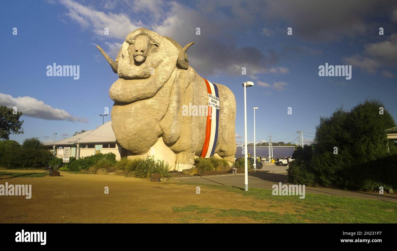 The big ram statue hi-res stock photography and images - Alamy