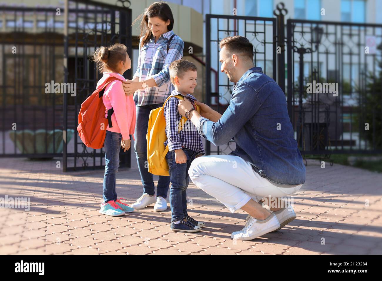 Kids leaving school building hi-res stock photography and images - Alamy