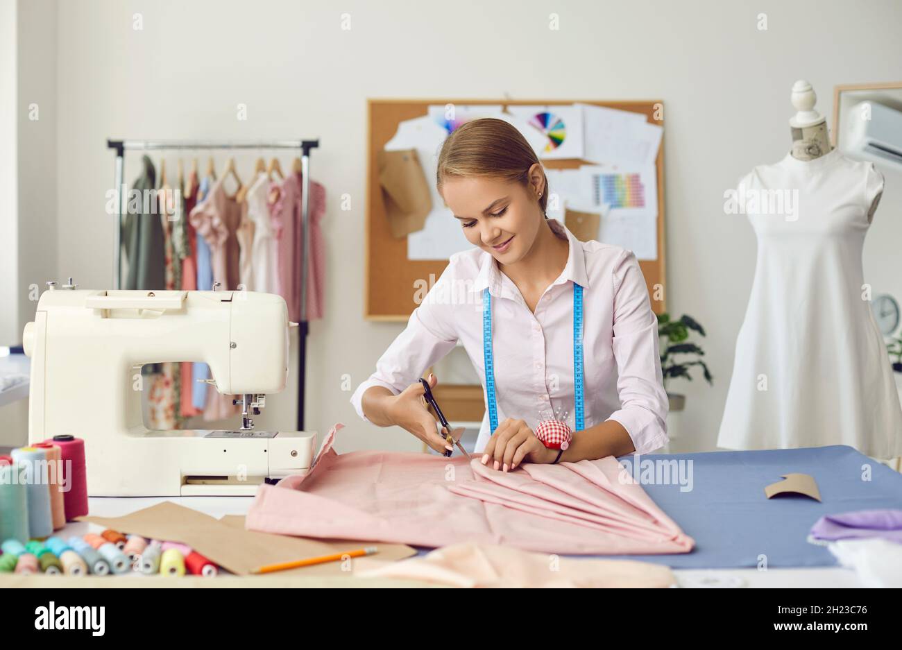 Clothes seamstress hi-res stock photography and images - Alamy