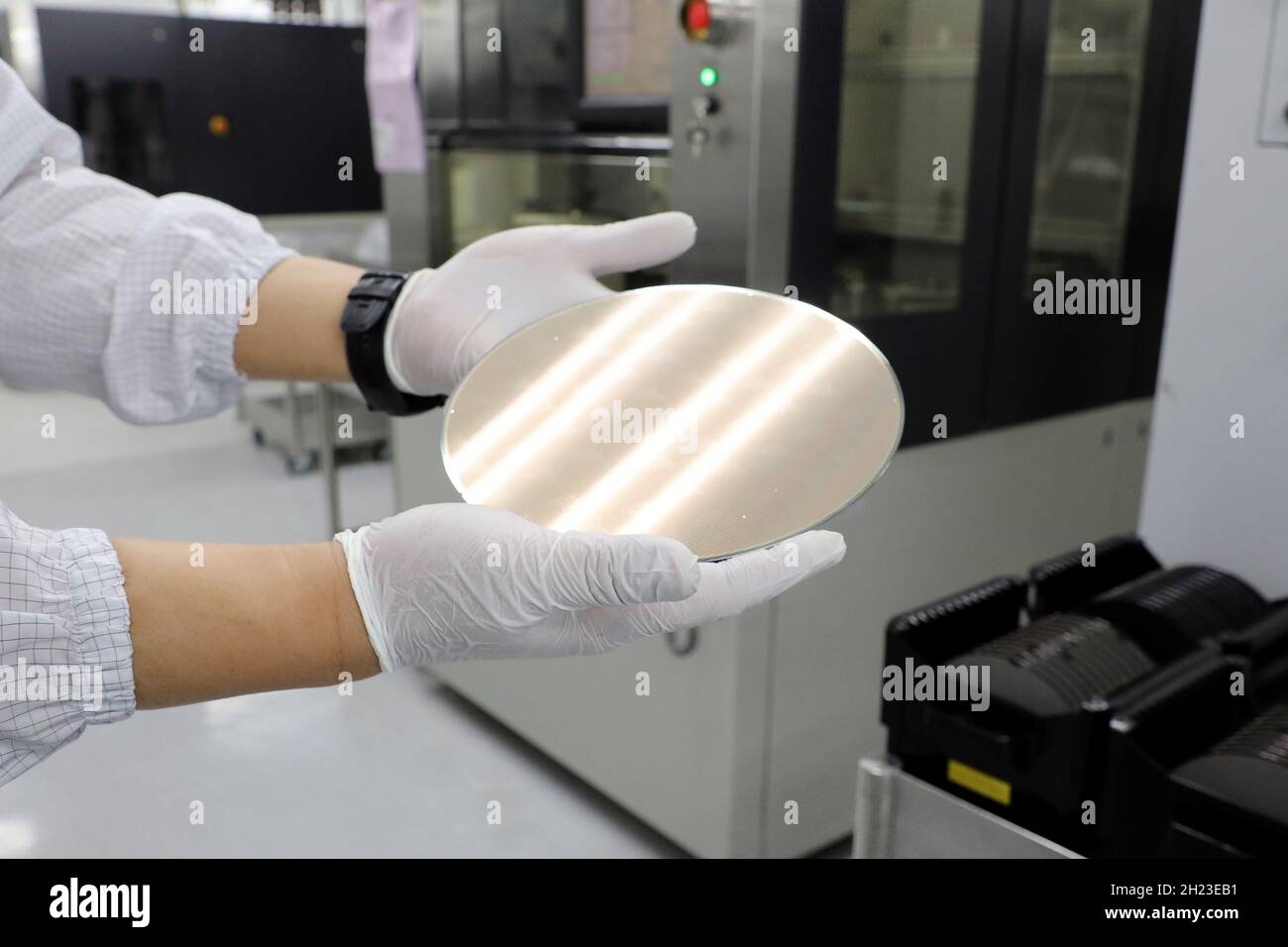 Wafer packaging hi-res stock photography and images - Alamy