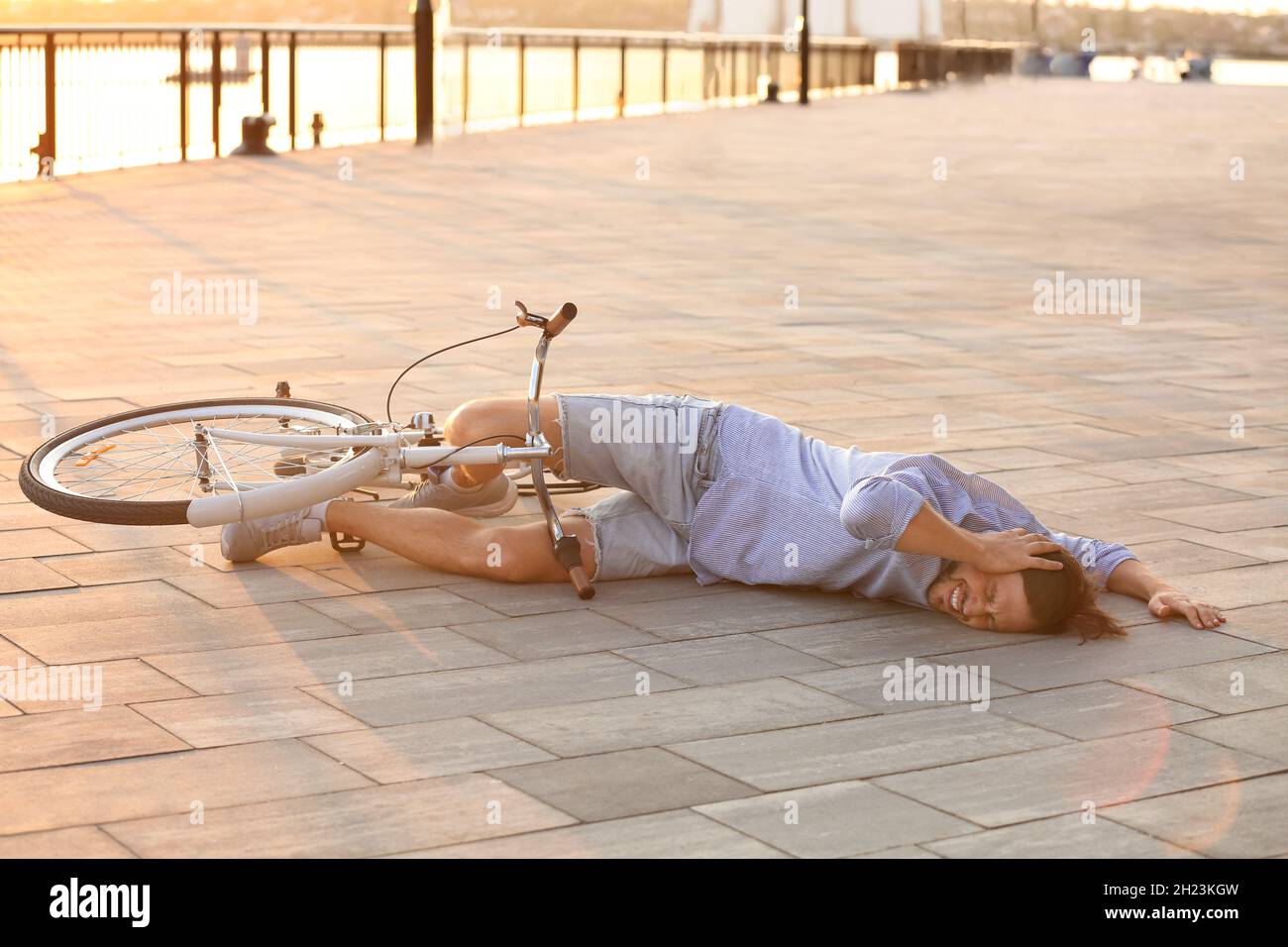 Man fallen off bike hi-res stock photography and images - Alamy