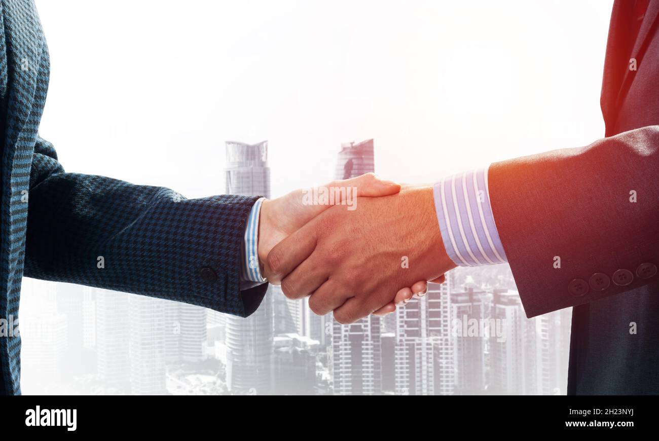 Close-up of the handshake of businessmen Stock Photo - Alamy
