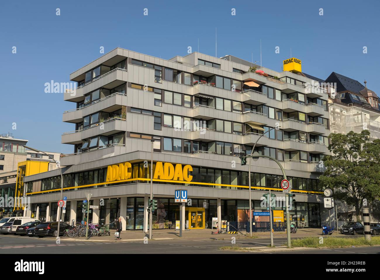 Adac geschaeftsstelle bundesallee wilmersdorf berlin hi-res stock ...