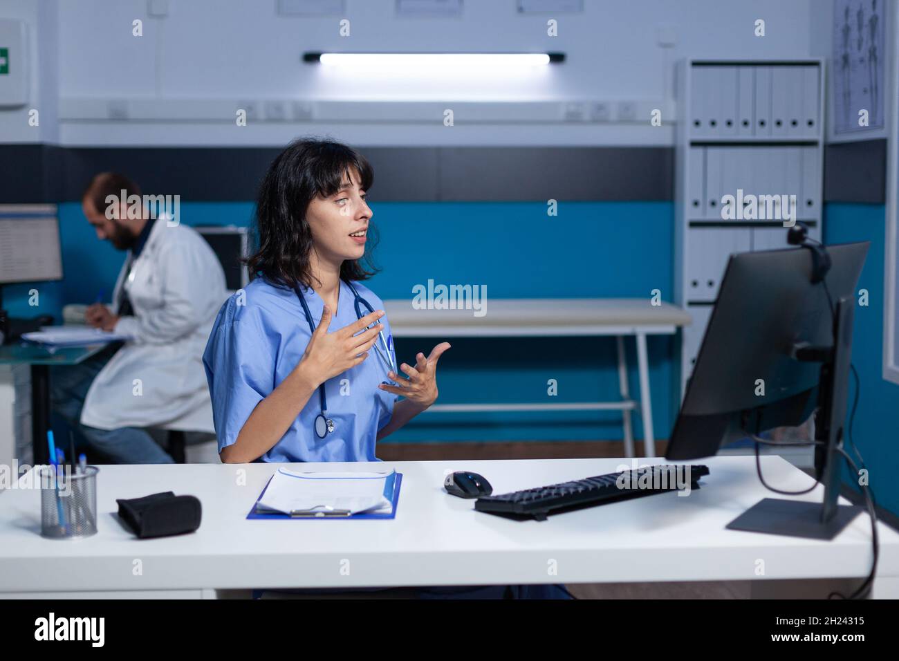 Telehealth assistant hi-res stock photography and images - Alamy