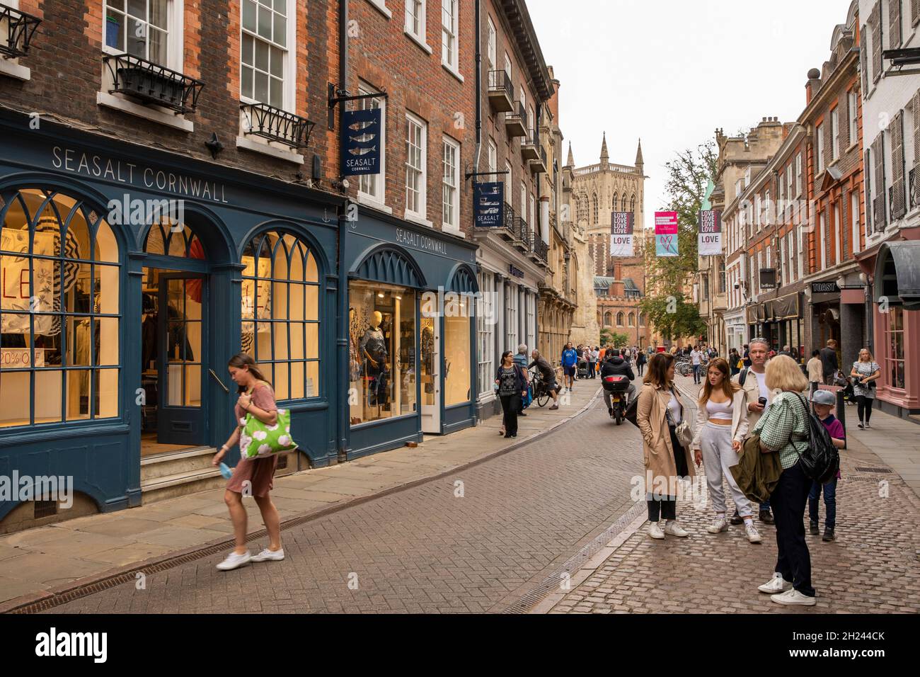 UK, England, Cambridgeshire, Cambridge, Trinity Street, shops Stock ...