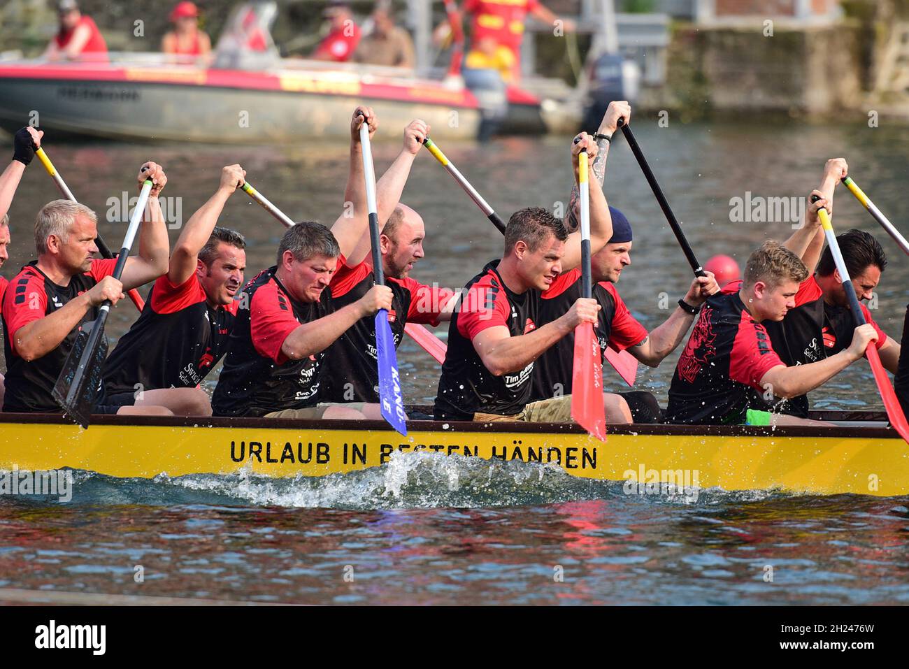 Ein Drachenboot-Rennen in Deutschland - A dragon boat race in Germany ...
