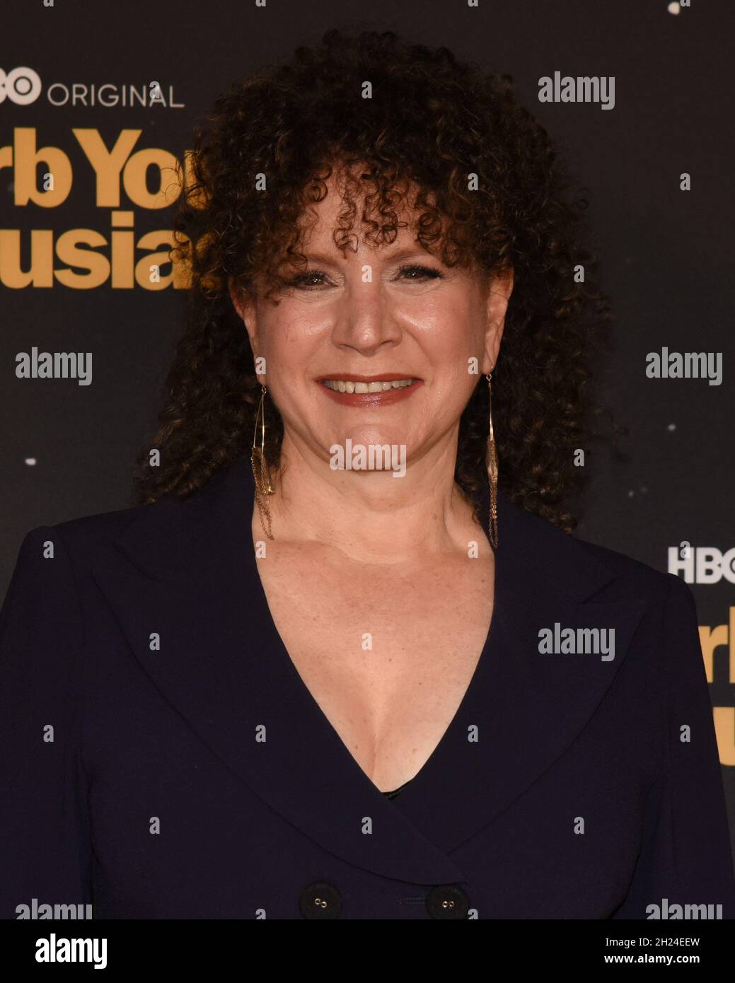 Susie essman curb hi-res stock photography and images - Alamy
