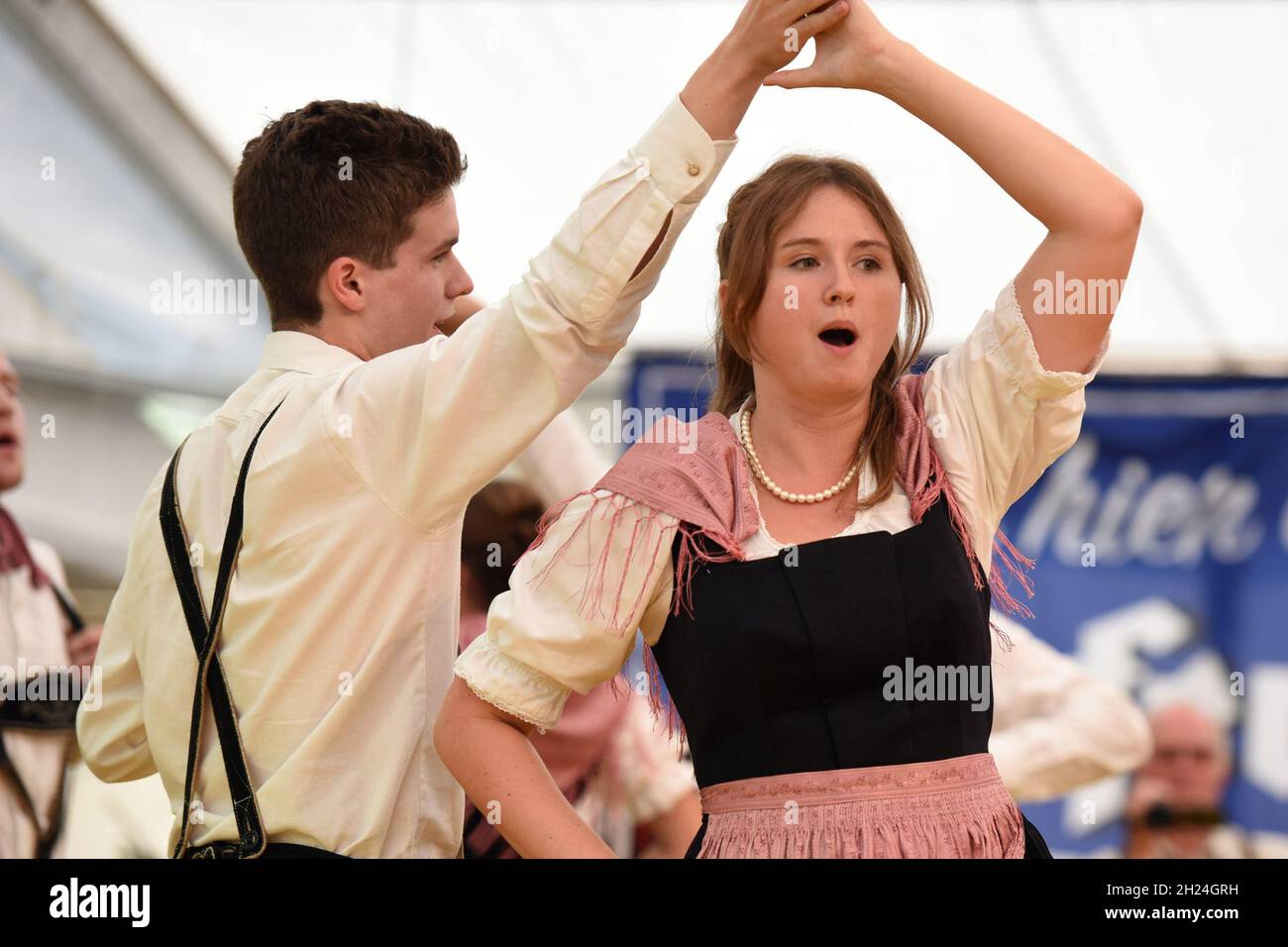 Volkstanz hi-res stock photography and images - Alamy