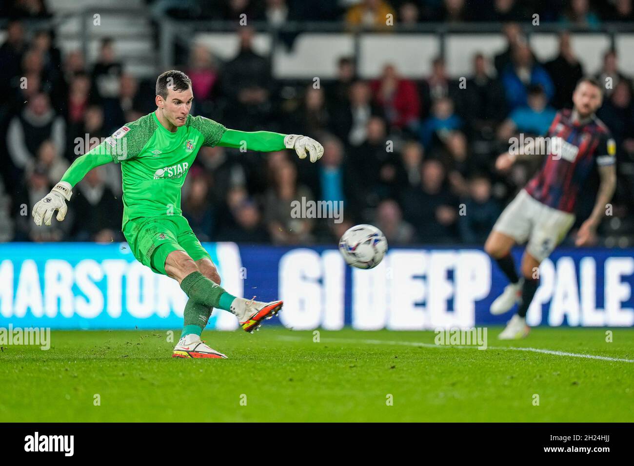 Derby, UK. 25th June, 2021. Goalkeeper Simon Sluga (12) of Luton Town ...