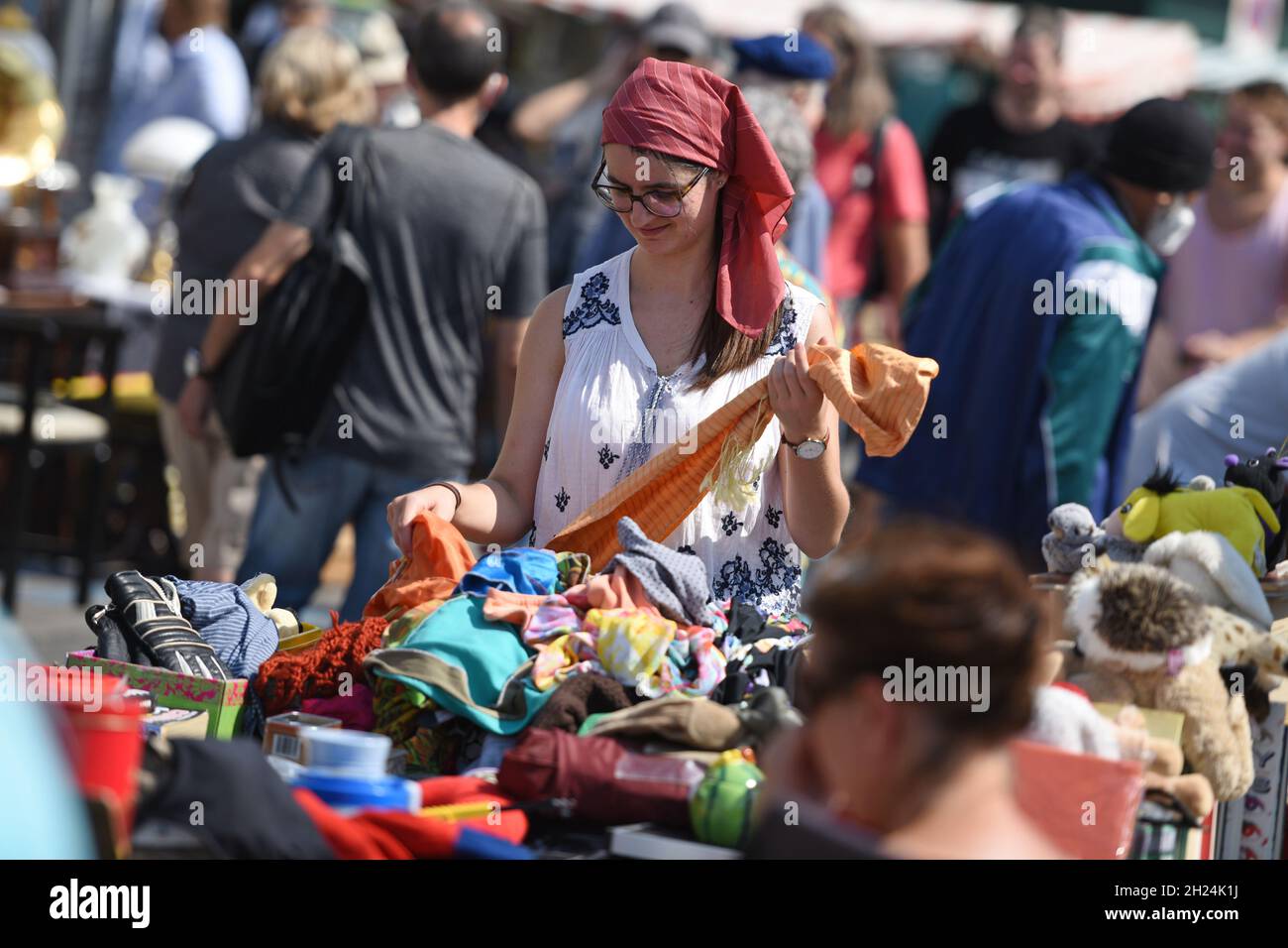 Flohmarkt naschmarkt in vienna hi-res stock photography and images - Alamy