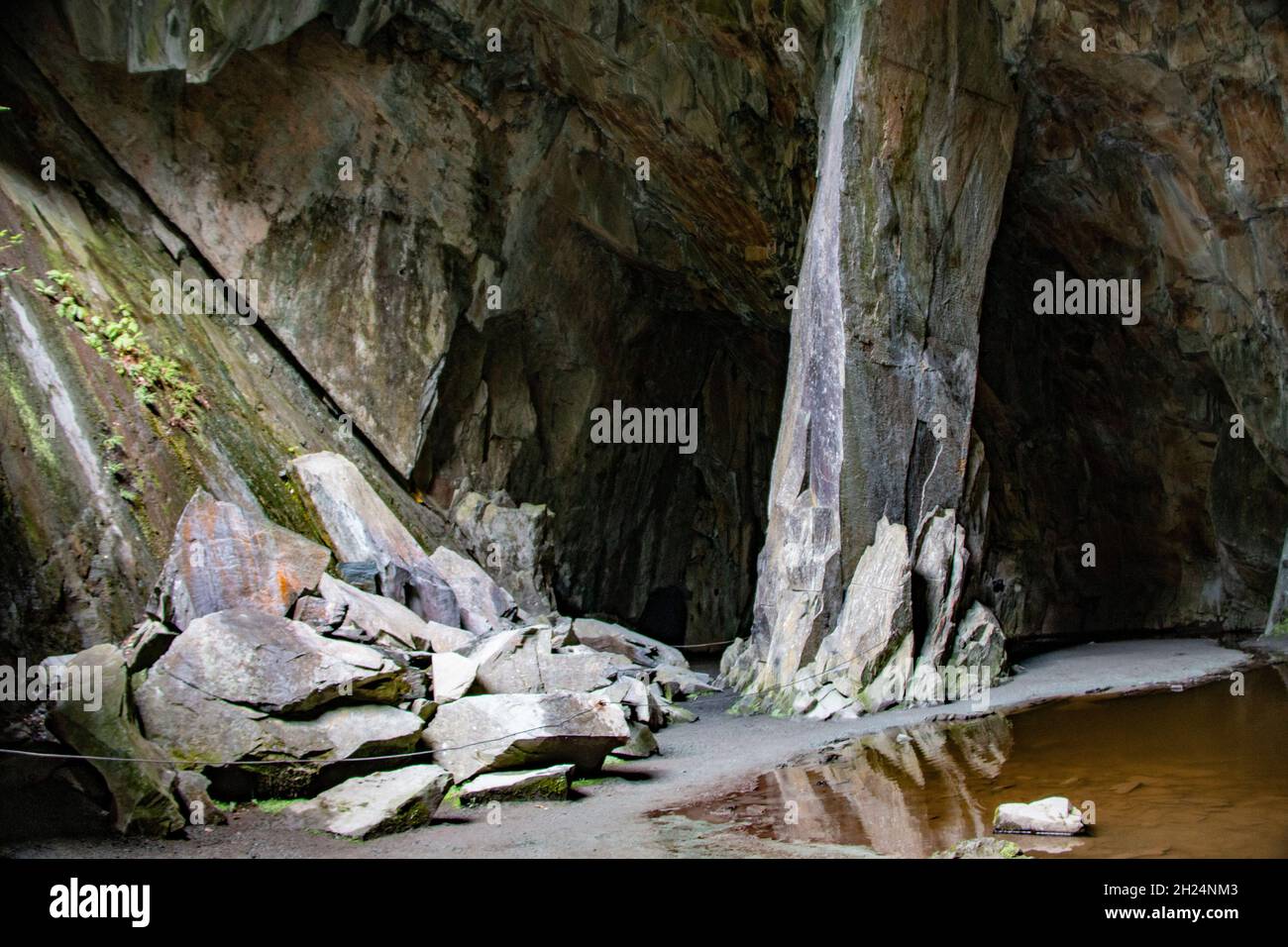 Mysterious and beautiful Cathedral Cavern, an old quarry in the Lake ...
