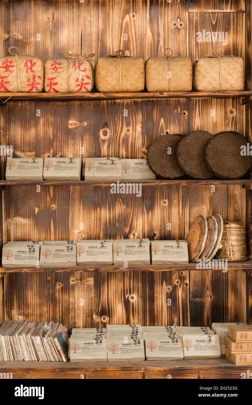 Tea chinese shelves hi-res stock photography and images - Alamy