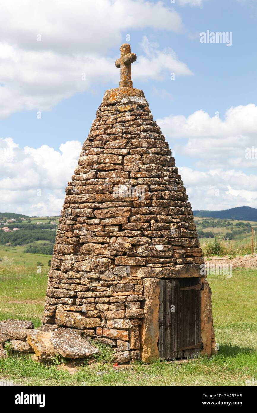 Ancient cross well hi-res stock photography and images - Alamy