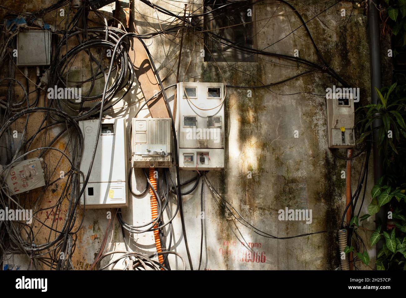 Chaotic Wiring High Resolution Stock Photography and Images - Alamy