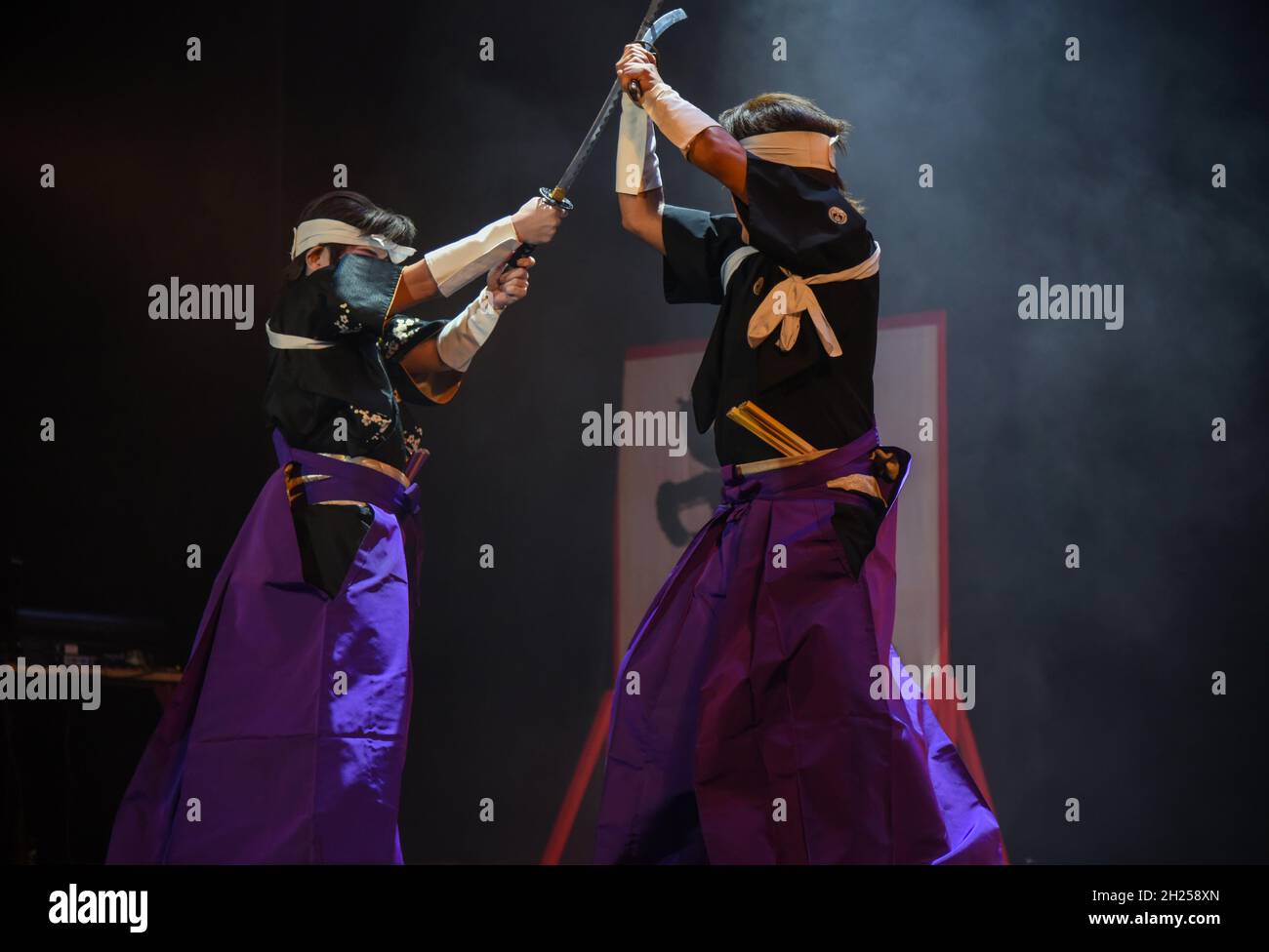 Japanese theater actors perform martial arts dance Stock Photo - Alamy
