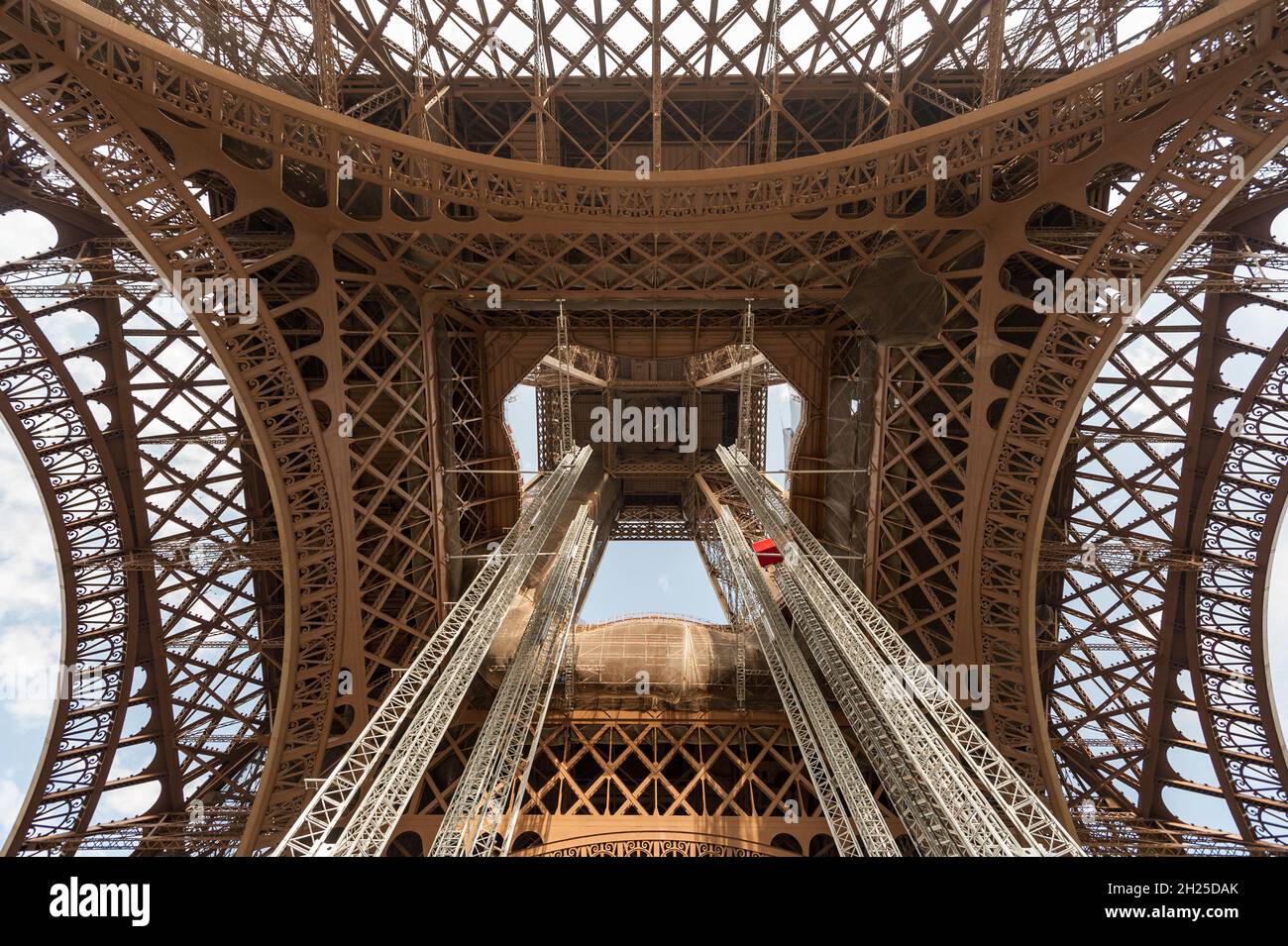 Details of the construction of the Eiffel Tower Stock Photo - Alamy