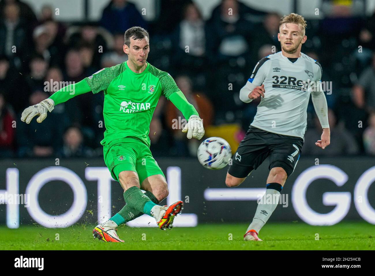 Derby, UK. 19th Oct, 2021. Goalkeeper Simon Sluga (12) of Luton Town ...