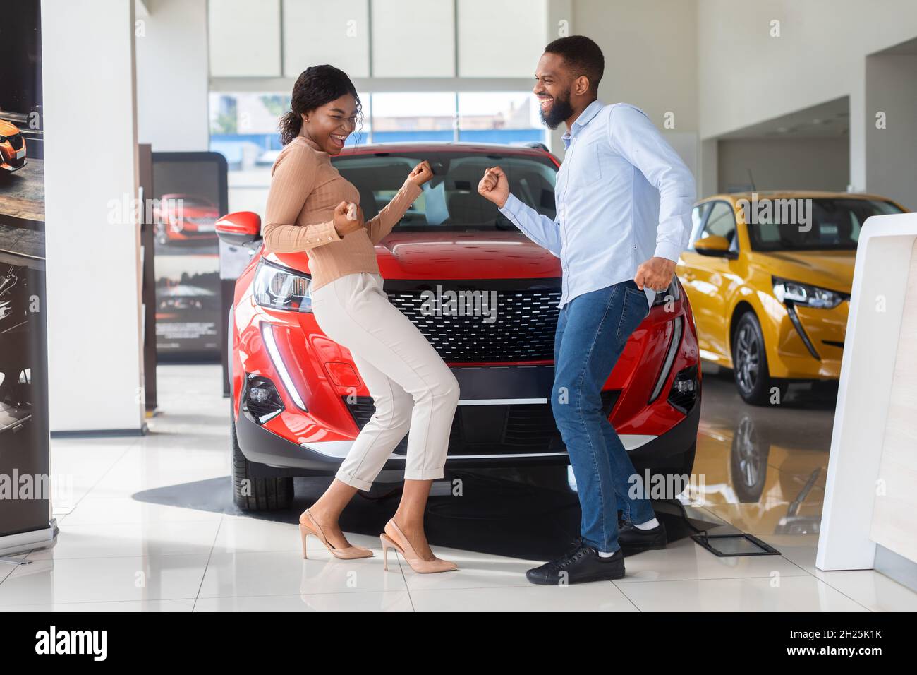 Car dancing hi-res stock photography and images - Alamy