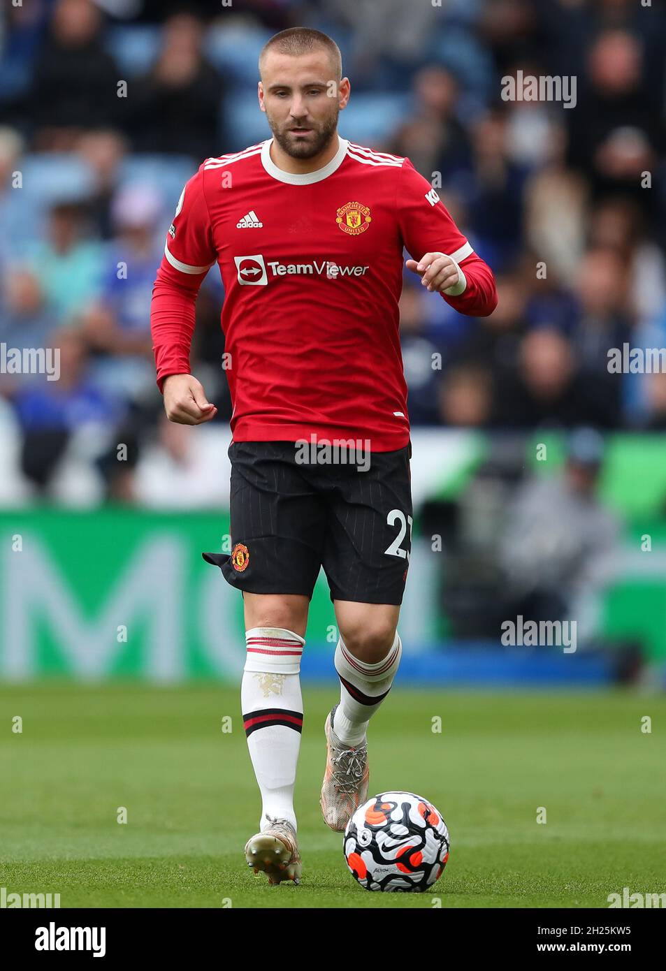 Luke shaw manchester united october 2021 hi-res stock photography and images - Alamy