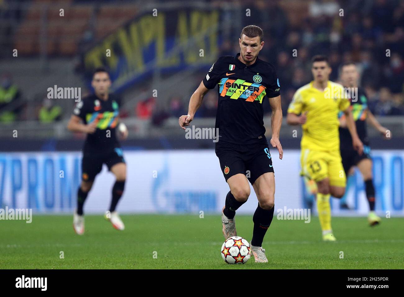Edin Dzeko of Fc Internazionale controls the ball during the Uefa ...