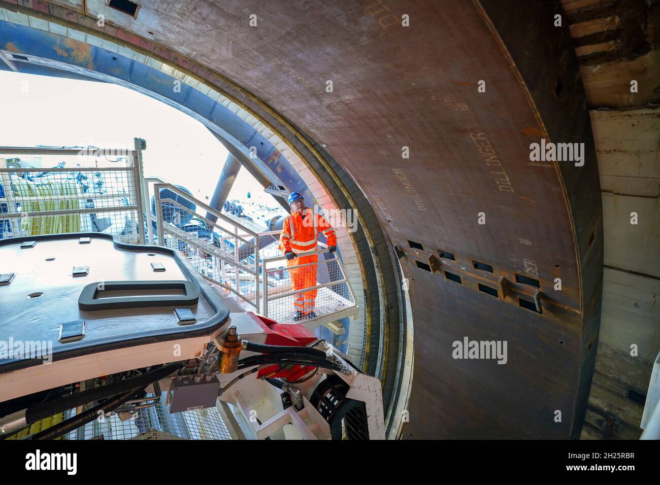 Hs2’s long itchington wood tunnel hi-res stock photography and images ...