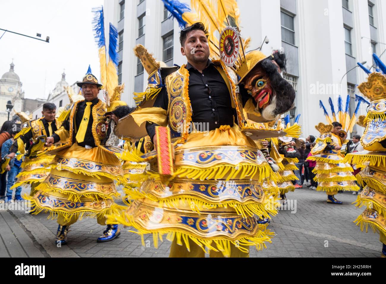 Lima and peru and people dancing hi-res stock photography and images ...
