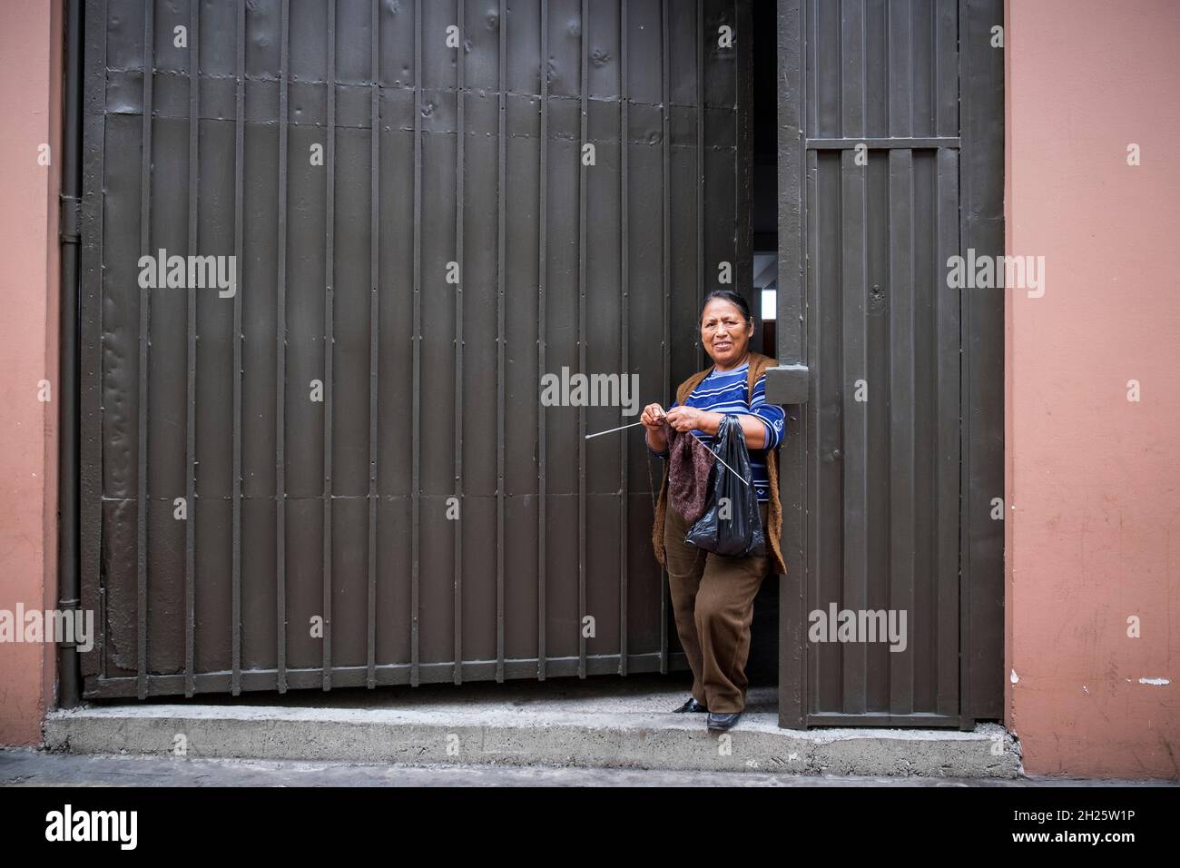 Woman solo travel peru hi-res stock photography and images - Alamy