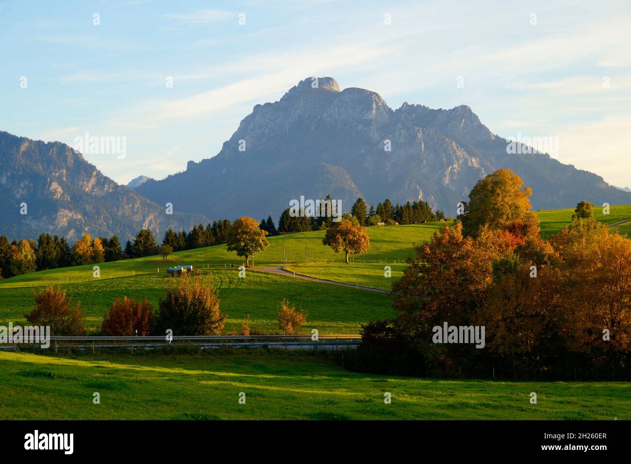 Fall in the alps hi-res stock photography and images - Alamy