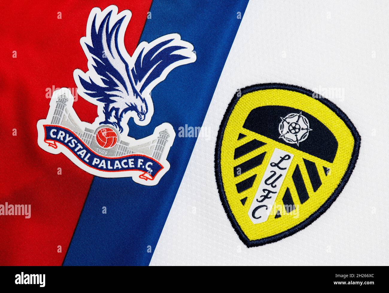 Leeds united logo hi-res stock photography and images - Alamy
