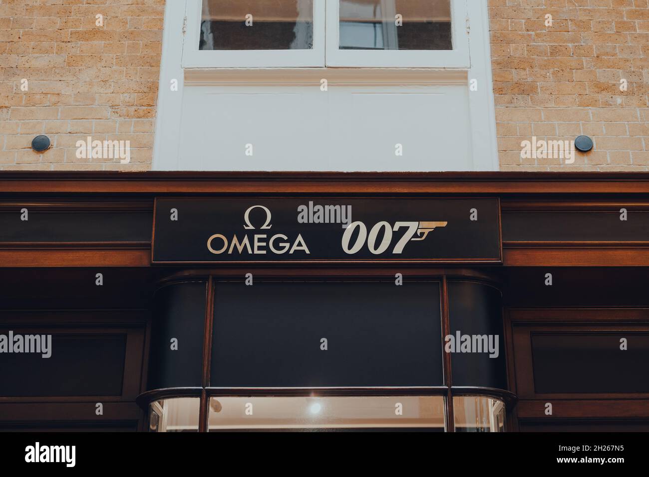 007 logo hi-res stock photography and images - Alamy