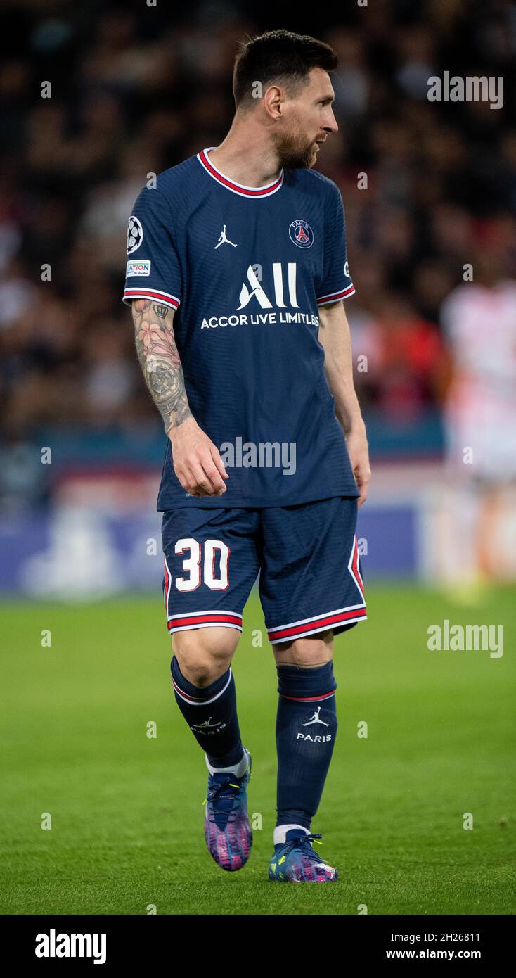 PARIS, FRANCE - OCTOBER 19: Lionel Messi of Paris Saint-Germain during ...