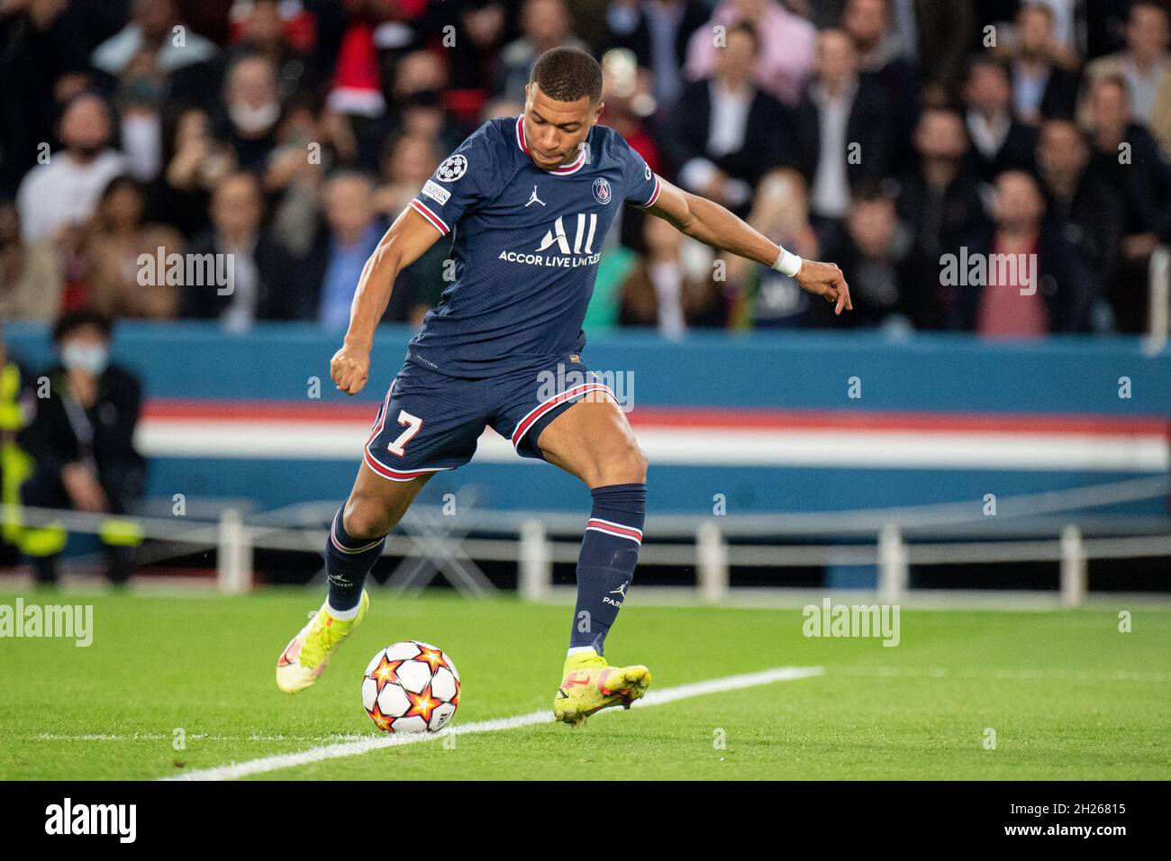 Kylian mbappé france flag hi-res stock photography and images - Alamy