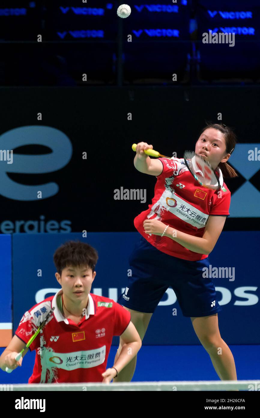Odense, Denmark. 20th Oct, 2021. Liu Xuanxuan/Xia Yuting (R) compete during the women's doubles ...