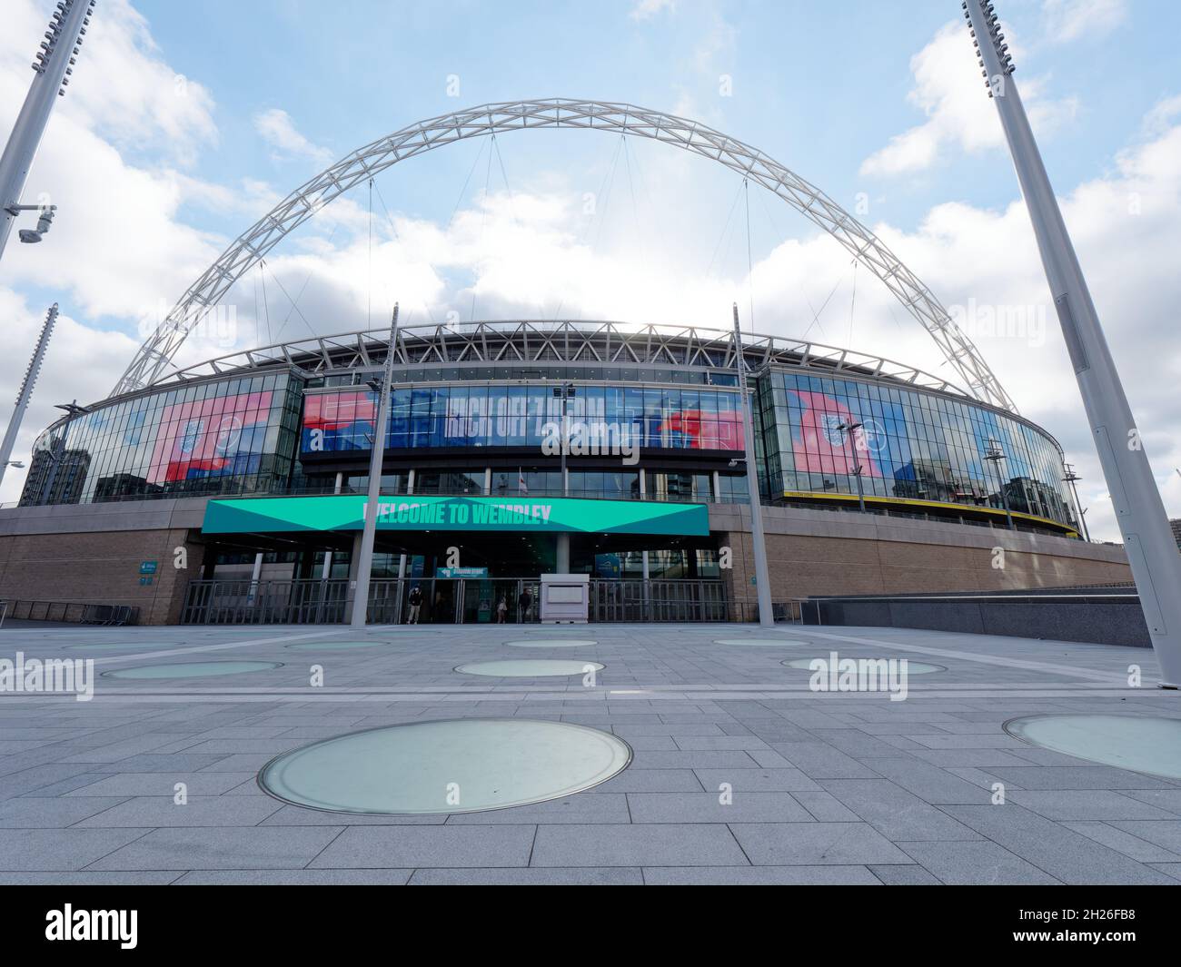 Wembley stadium hi-res stock photography and images - Alamy