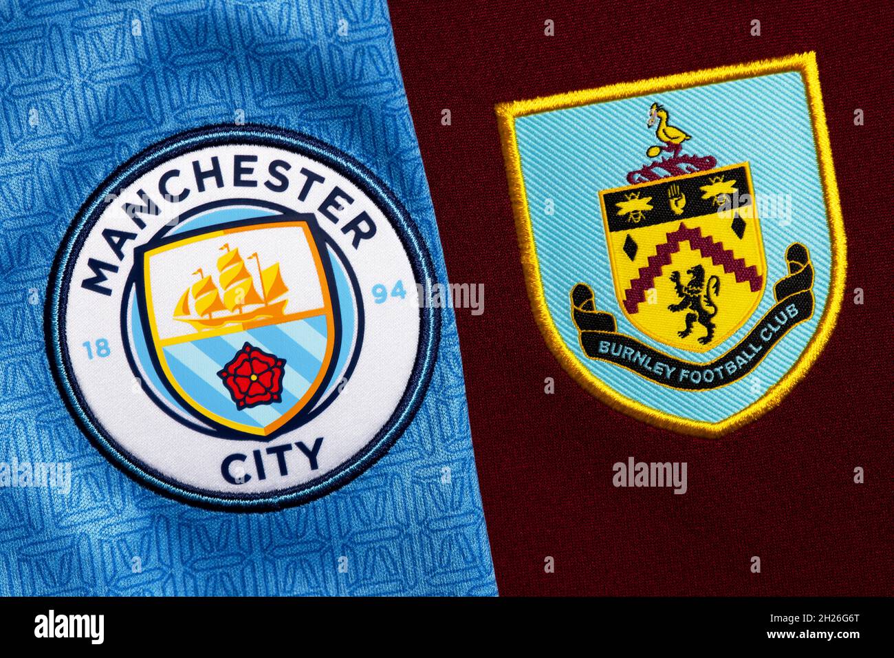 Manchester city fc club crest hi-res stock photography and images - Alamy