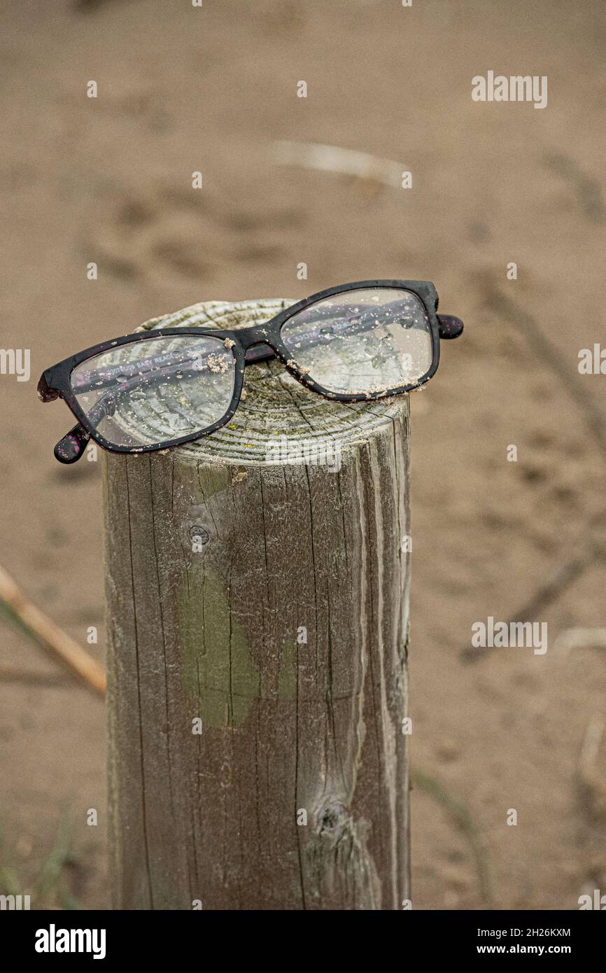 Forgotten items hi-res stock photography and images - Alamy