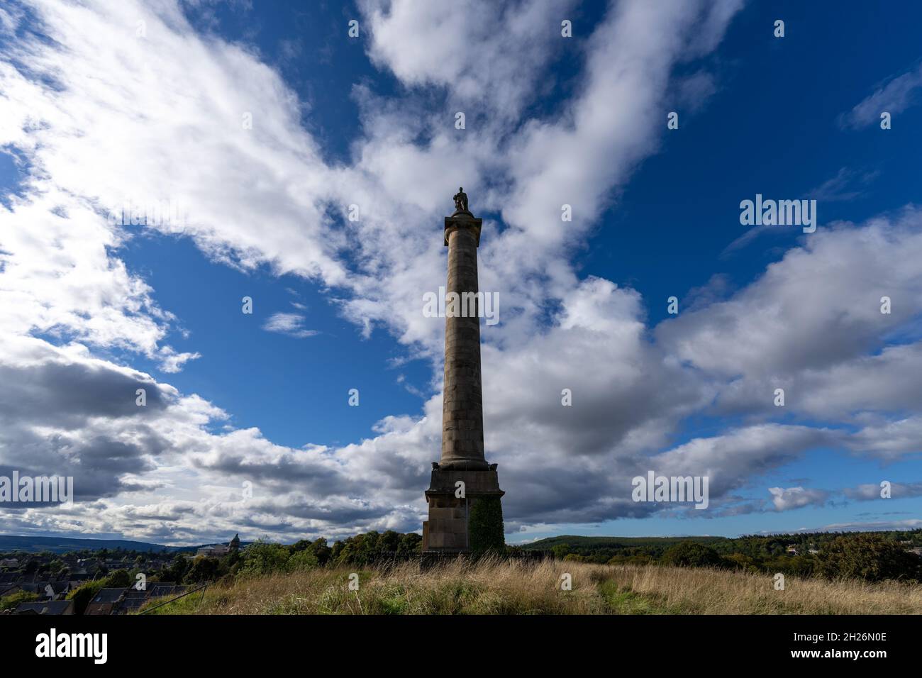 Street scene with sculpture on the Plainstones. High Street, Royal ...