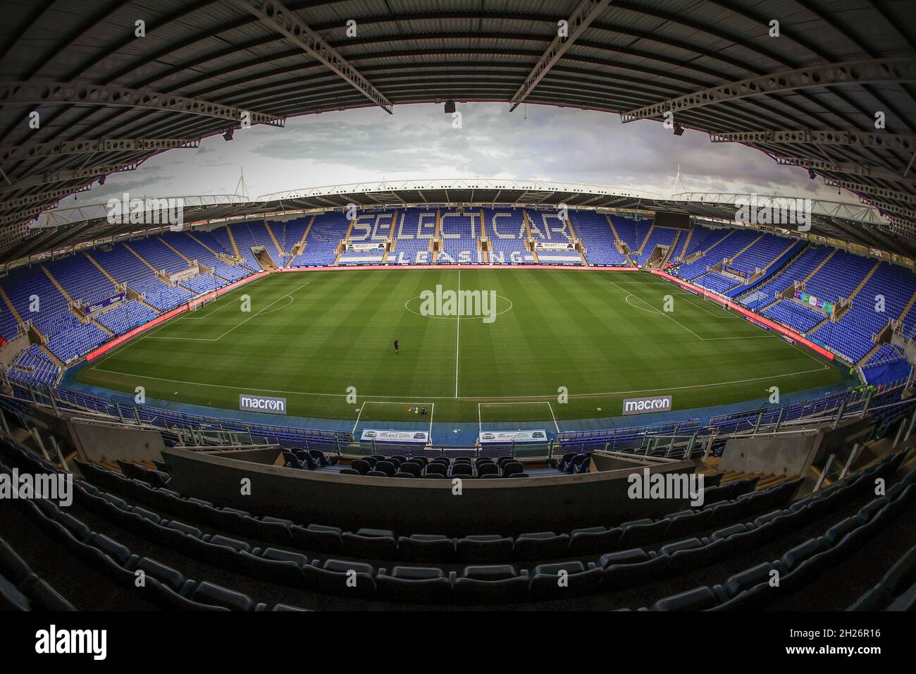 Select car leasing stadium general view hi-res stock photography and ...