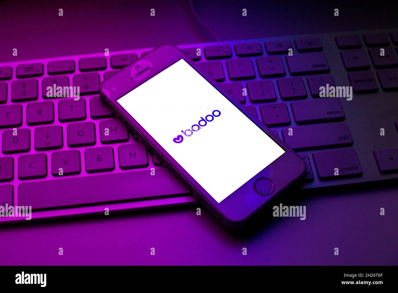 Spain. 13th Oct, 2021. In this photo illustration a Badoo logo seen ...