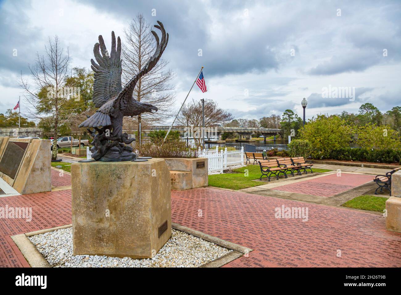 Freedom statue eagle centered in the Santa Rosa County Veterans ...