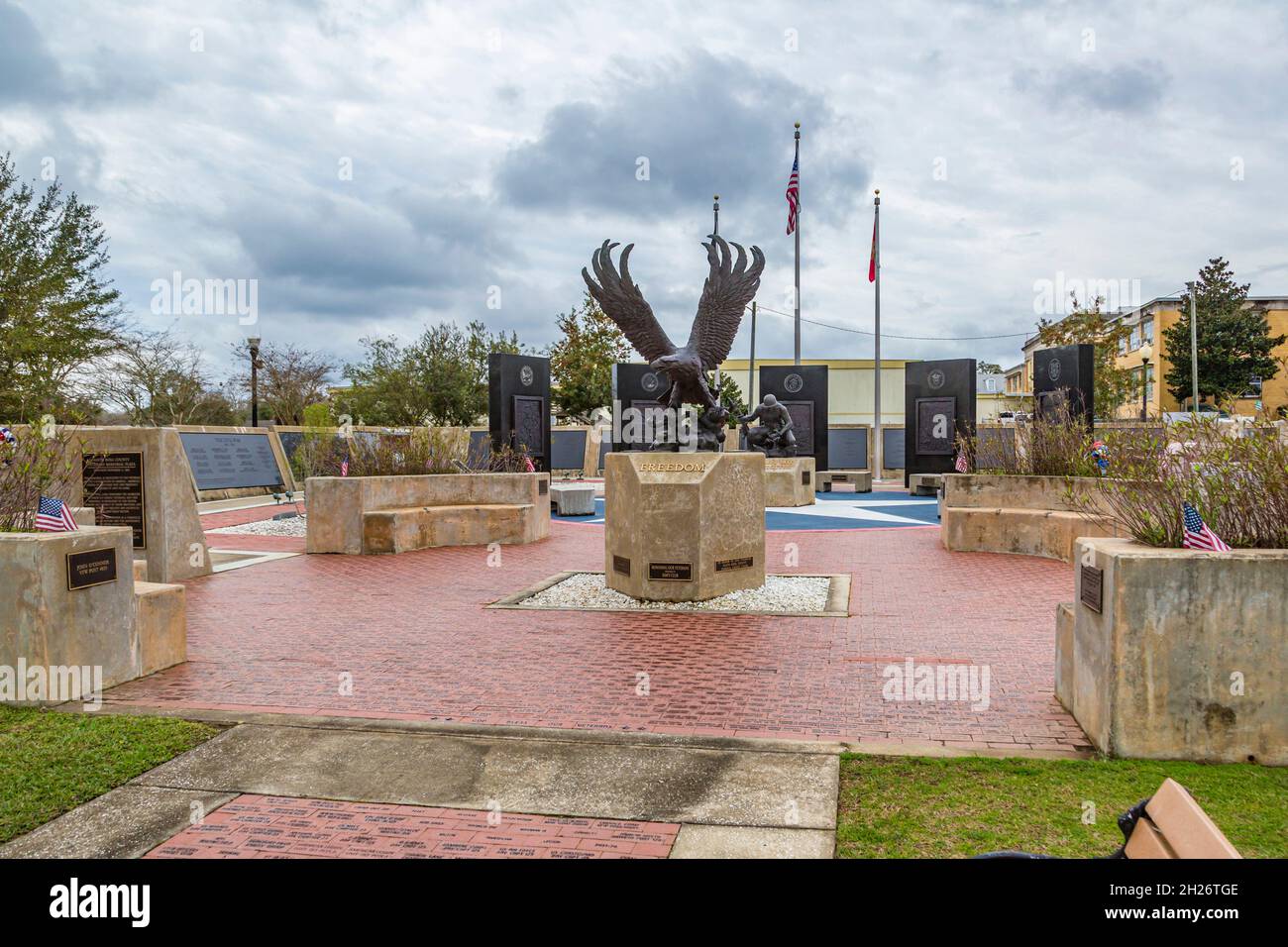 Freedom statue eagle centered in the Santa Rosa County Veterans ...