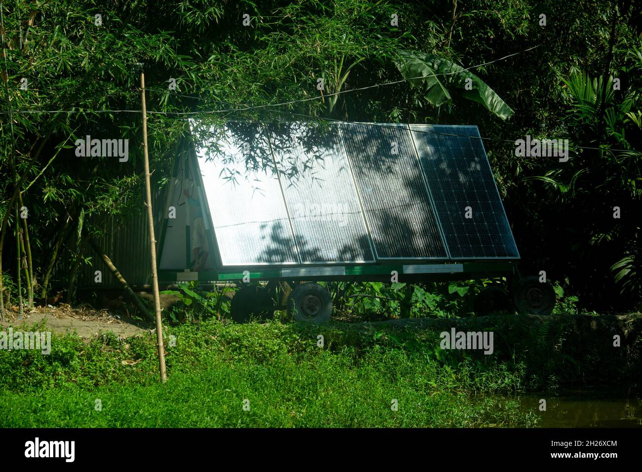 Portable Solar power panel station car for agricultural use. Solar ...