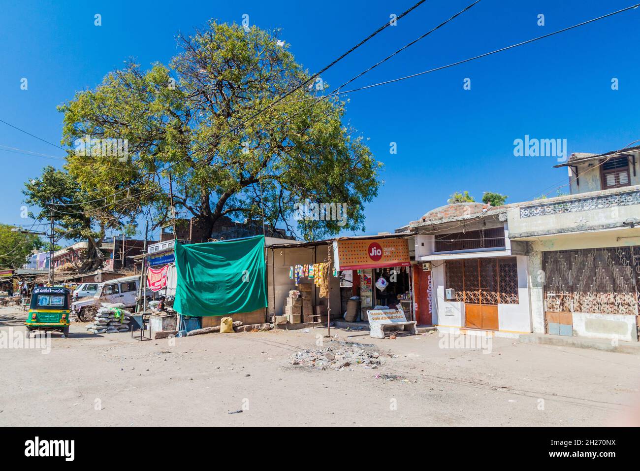 Indian shack stall hi-res stock photography and images - Alamy