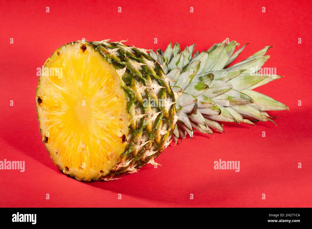 Red pineapple hi-res stock photography and images - Alamy