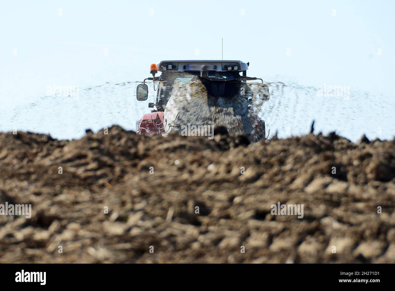 Slurry tanker hi-res stock photography and images - Alamy