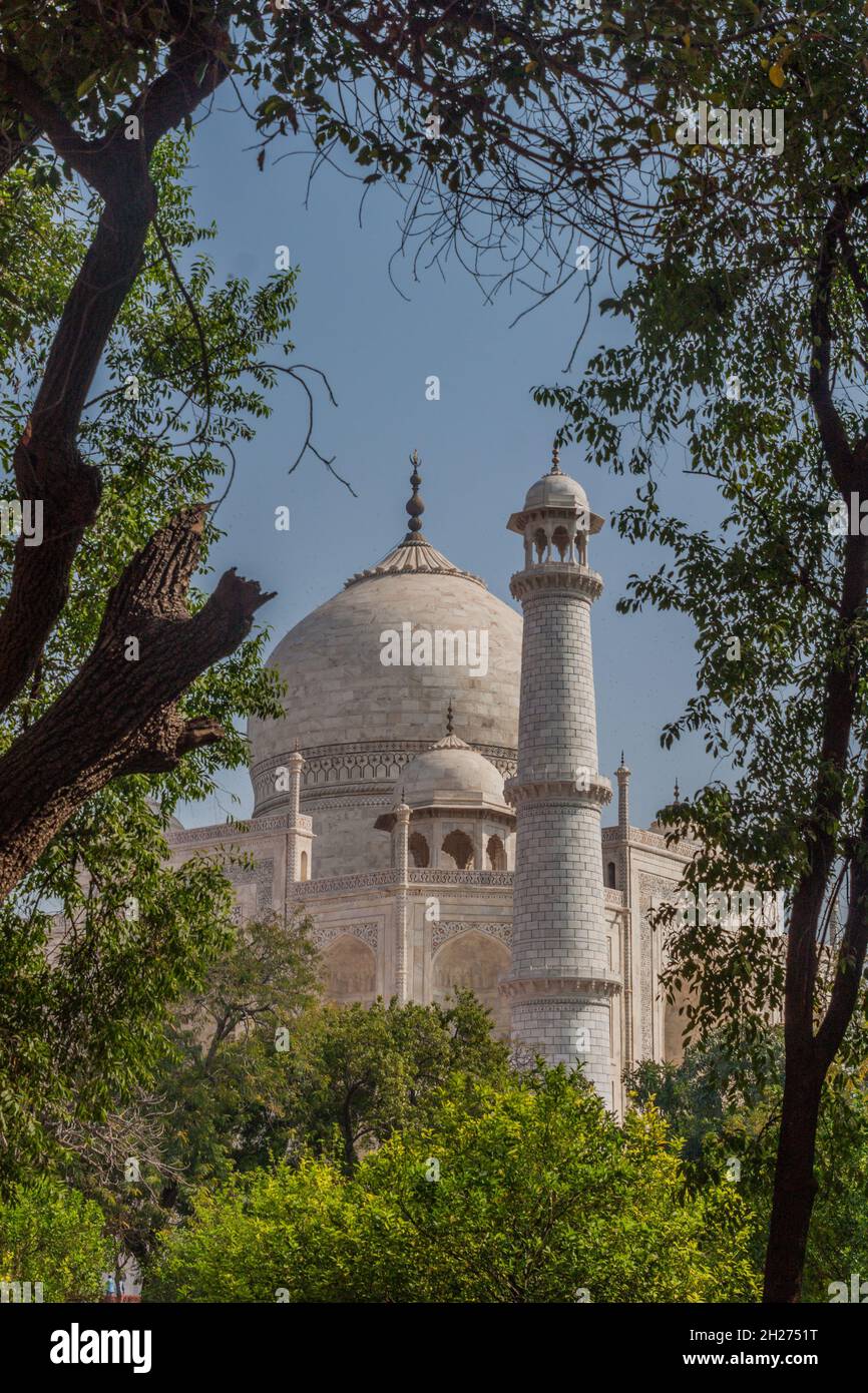 Behind taj mahal hi-res stock photography and images - Alamy