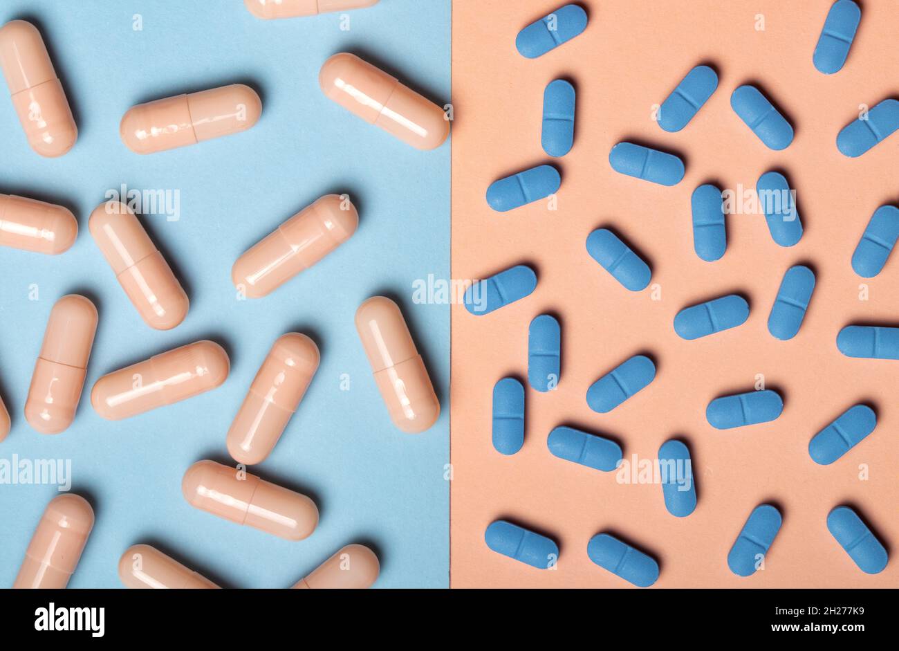 Top view photo of pills, medicines and capsules Stock Photo - Alamy