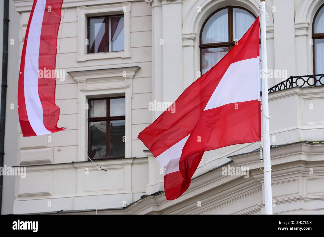 Flagge dach hi-res stock photography and images - Alamy