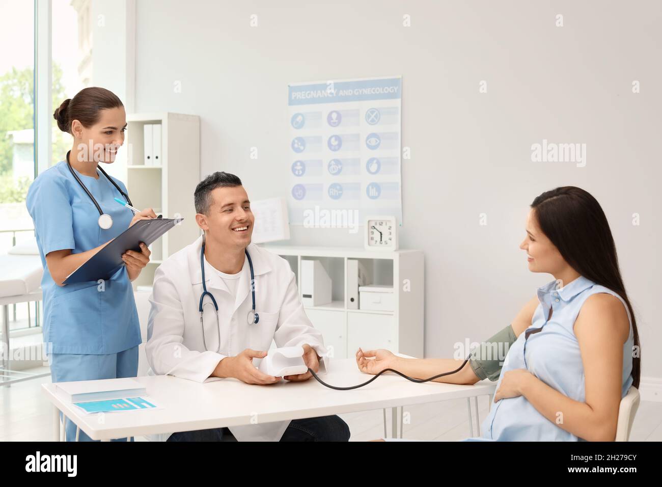 Maternity assistant hi-res stock photography and images - Alamy