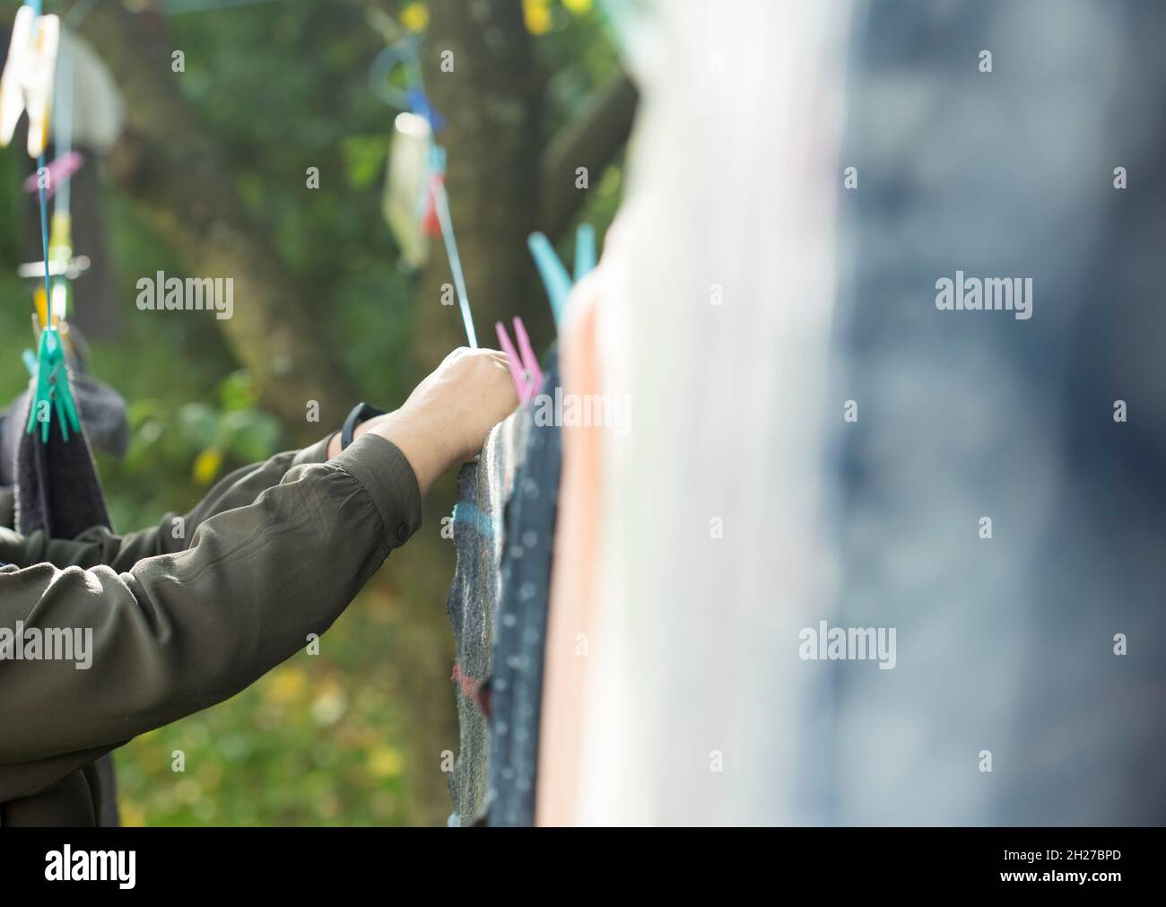 Towel drying outdoors in the morning sun Stock Photo - Alamy